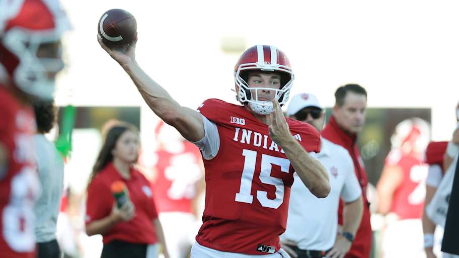 Mendoza earns Maxwell Football Club weekly honors after Indiana ...