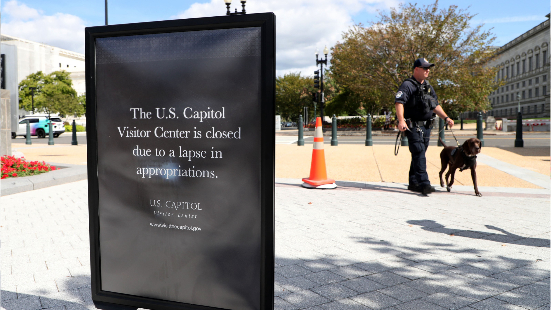 Trump Administration Prepares Mass Federal Layoffs as Shutdown Talks Stall