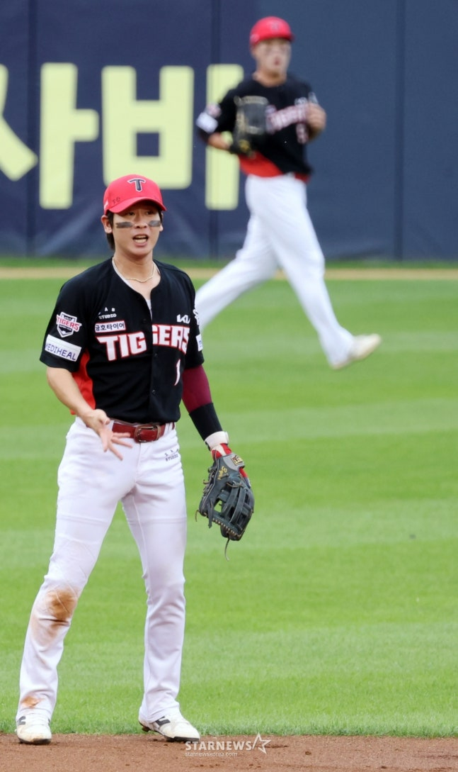 '예비 FA' KIA 유격수 박찬호, 사상 최초 KBO 수비상 3연패 차지할까