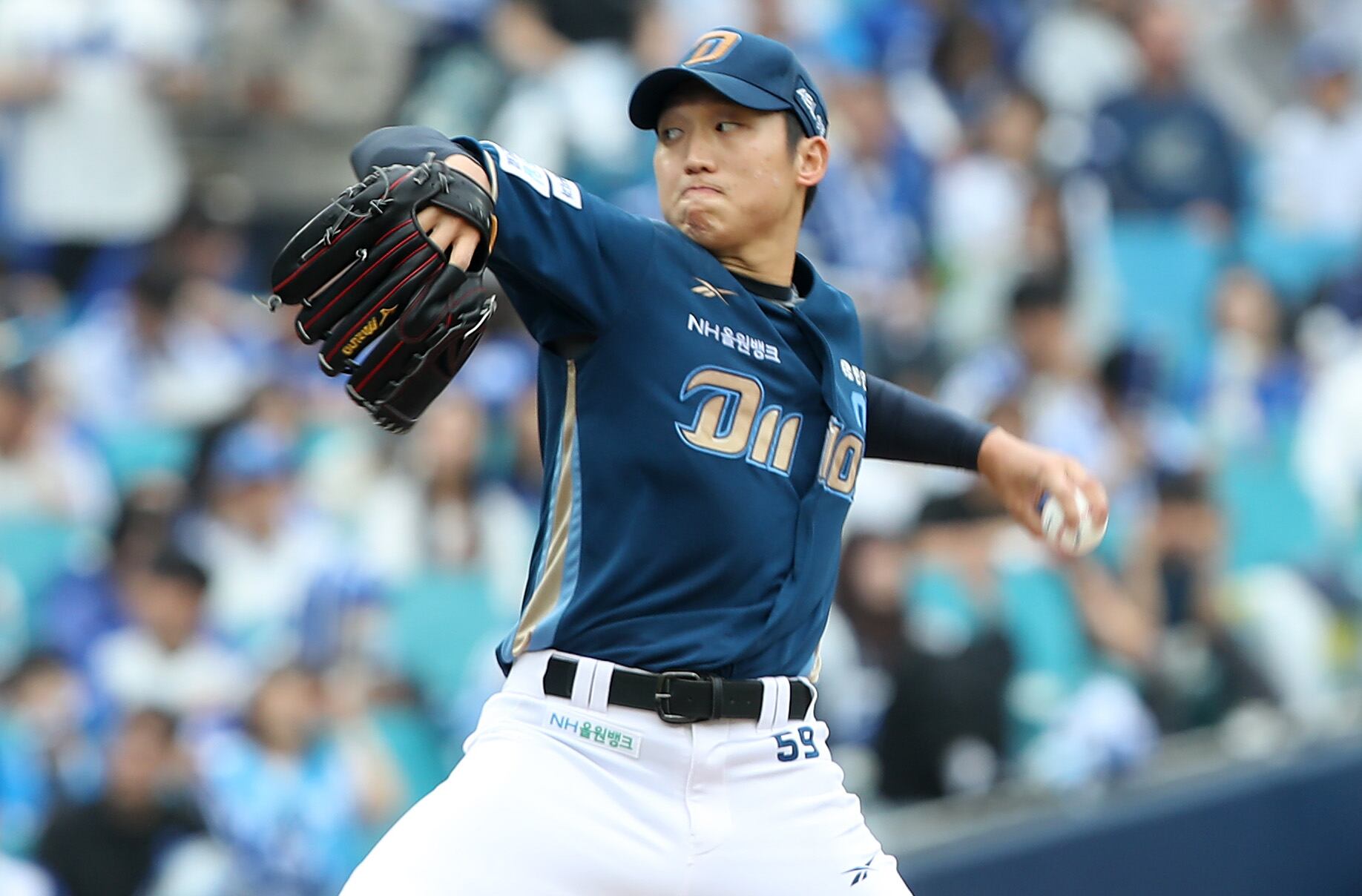 Koo Chang-mo Leads NC to Wild Card Game 1 Victory Over Samsung