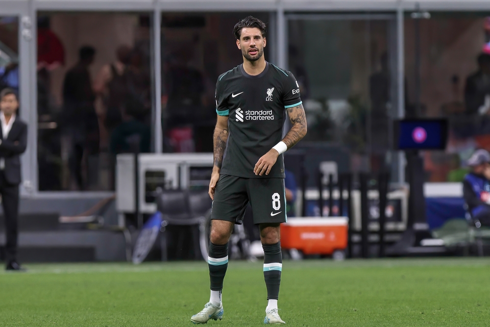 The 15 best midfielders in world football right now (2025)