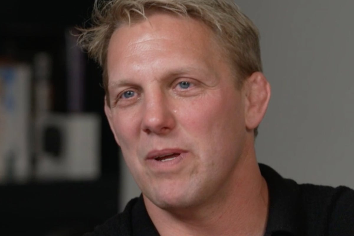 What is motor neurone disease (MND) and what are the symptoms? (cloned)