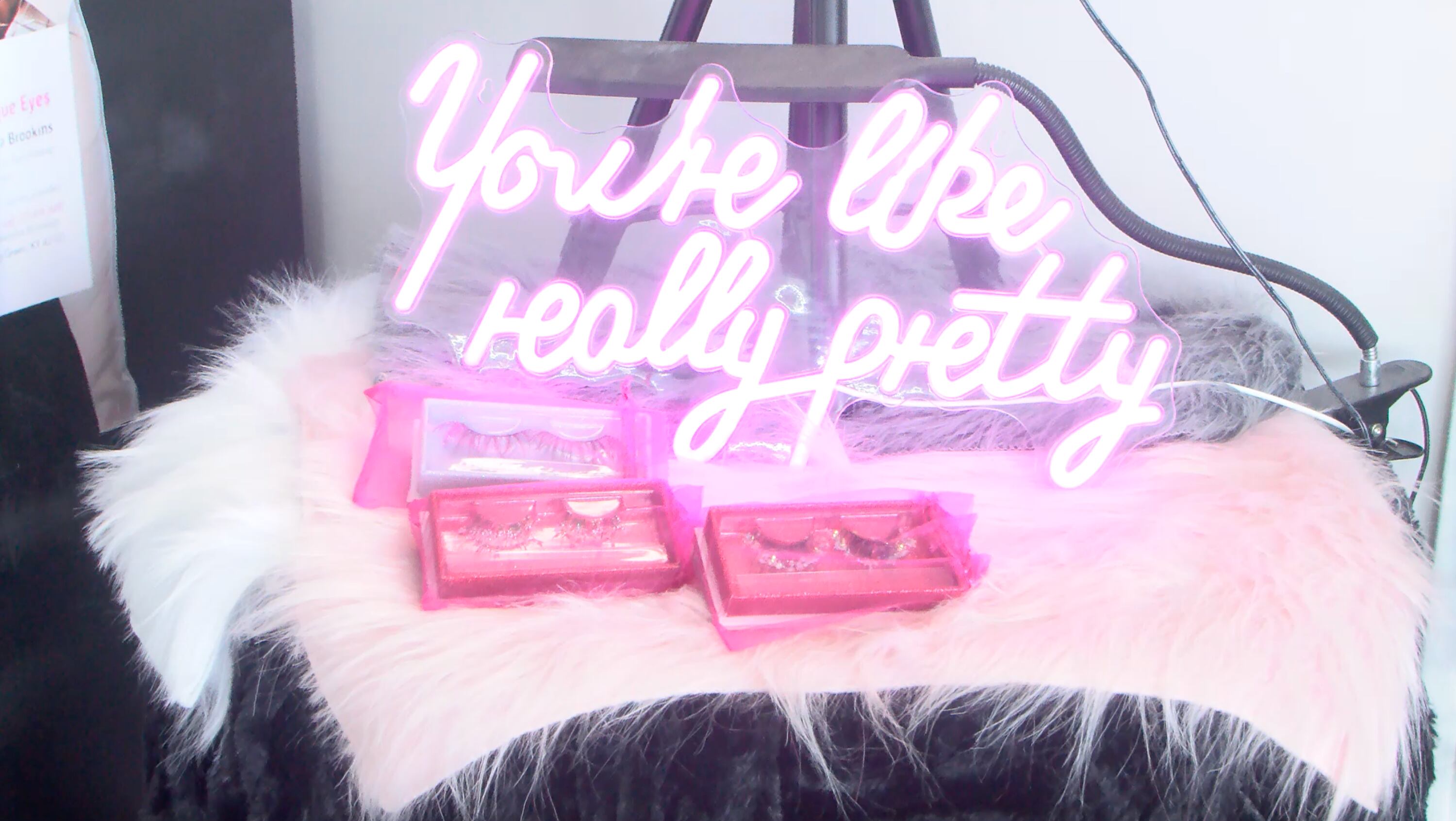 Local eyelash business celebrates four years