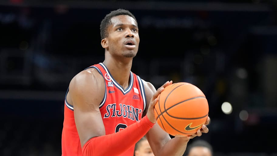 St. John's center Vince Iwuchukwu enters transfer portal hours before ...