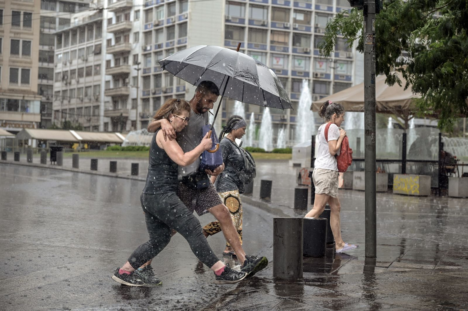 Δύο διαδοχικά βαρομετρικά φέρνουν έντονες βροχές το Σαββατοκύριακο