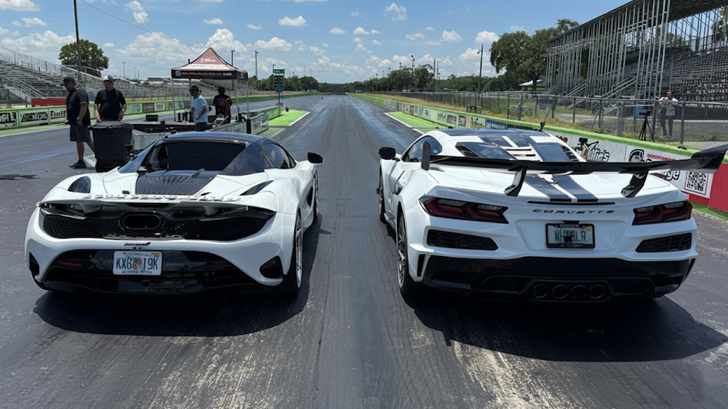 Chevrolet Corvette C8 ZR1 vs McLaren 750S Quarter Mile Drag Race