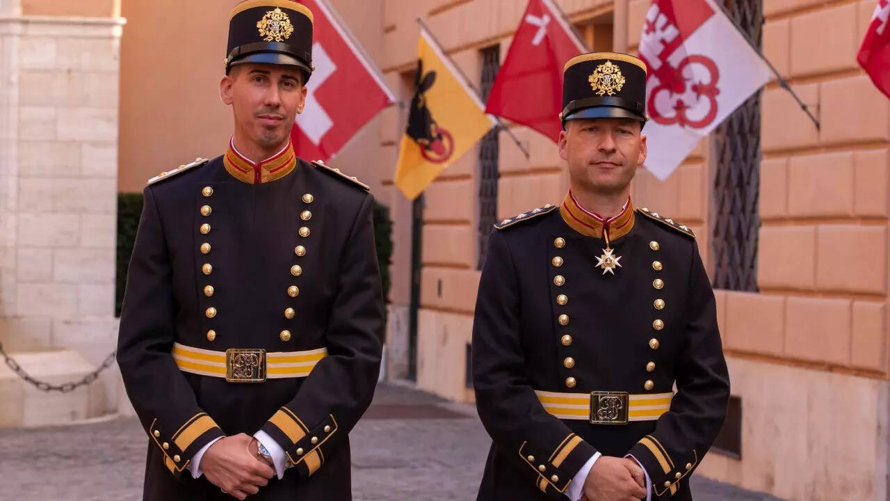 World’s oldest (and smallest) army unveils new uniform; ready to guard ...