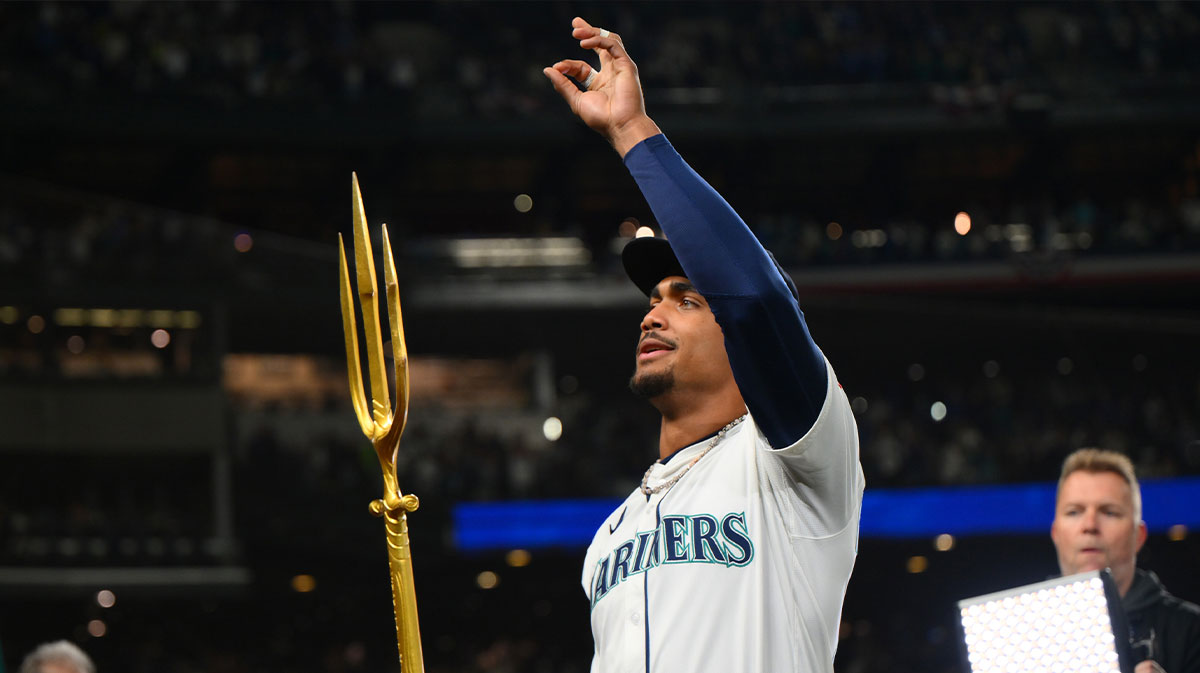 Mariners fans react to first MLB playoff home win in 24 years