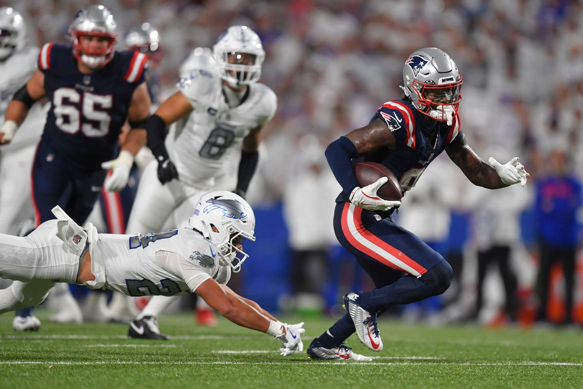 New England Patriots end final unbeaten record with victory at Buffalo ...