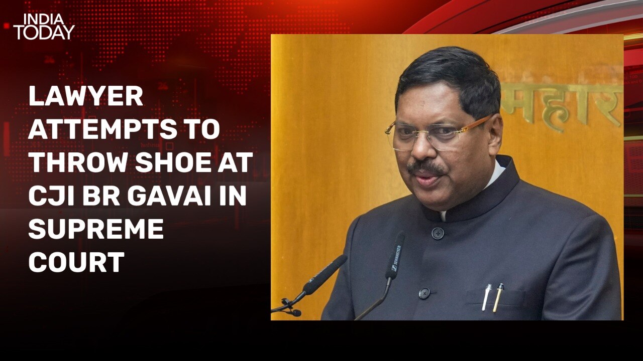 Lawyer attempts to throw shoe at Chief Justice during hearing