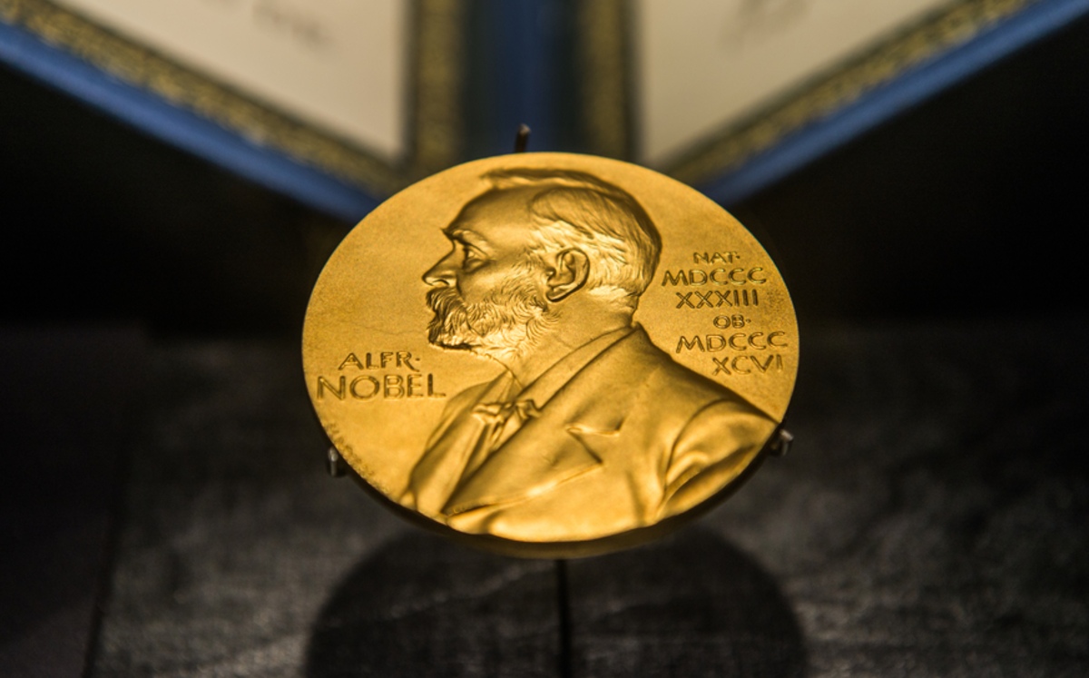 Mary E. Brunkow, Fred Ramsdell y Shimon Sakaguch, reciben el Premio Nobel de Medicina 2025