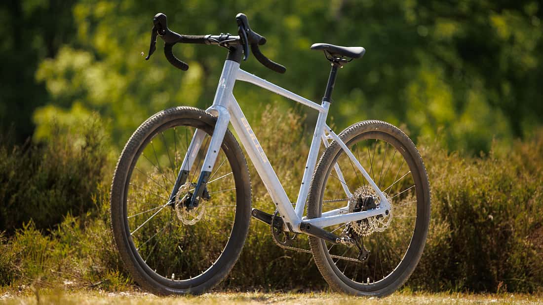 Bulls zeigt das neue Grinder 3: Preisstarkes Alu-Gravelbike zum Doppel ...