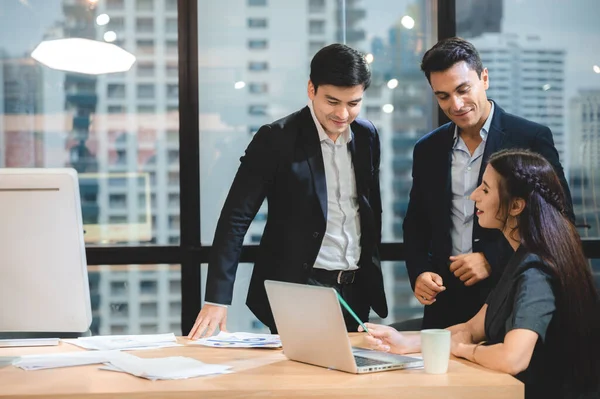 When a Gen Z Employee Turned a Toxic Boss’s Power Play Into His Downfall