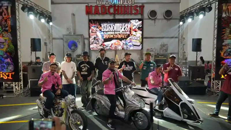 Honda Stylo 160 Antar Modifikator Indonesia ke Ajang Modifikasi di Jepang