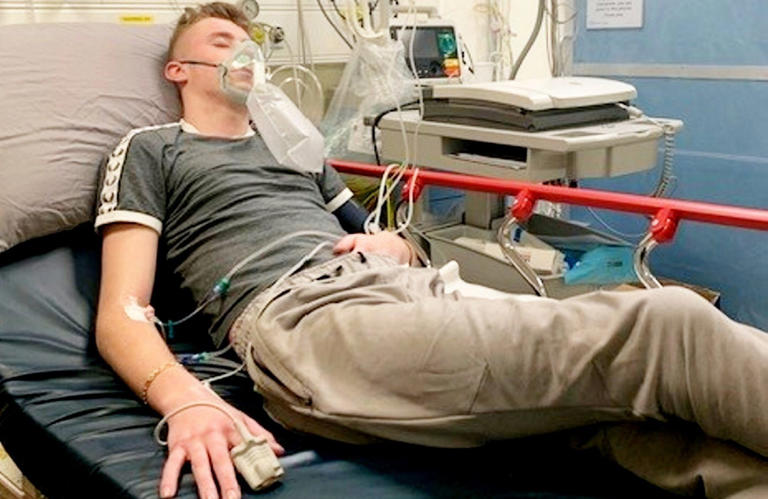 Young man loses both legs to sepsis after flu symptoms