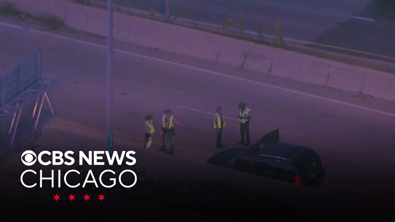 Crash shuts down outbound Dan Ryan express lanes