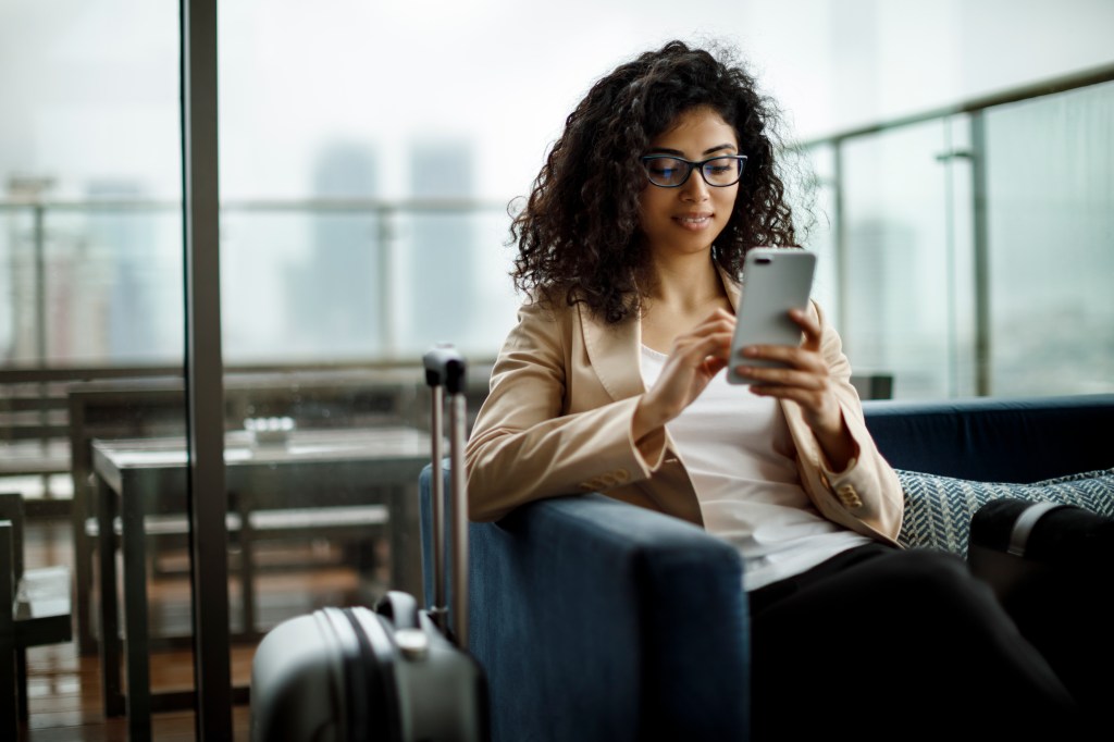 7 red flags when checking into a hotel, according to experts
