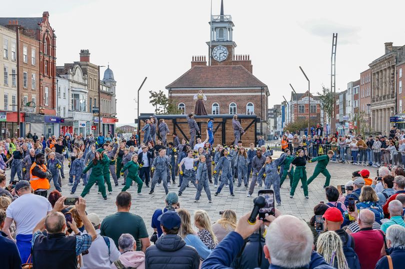 Bravery of officers working in town centre hailed as crime-fighting ...