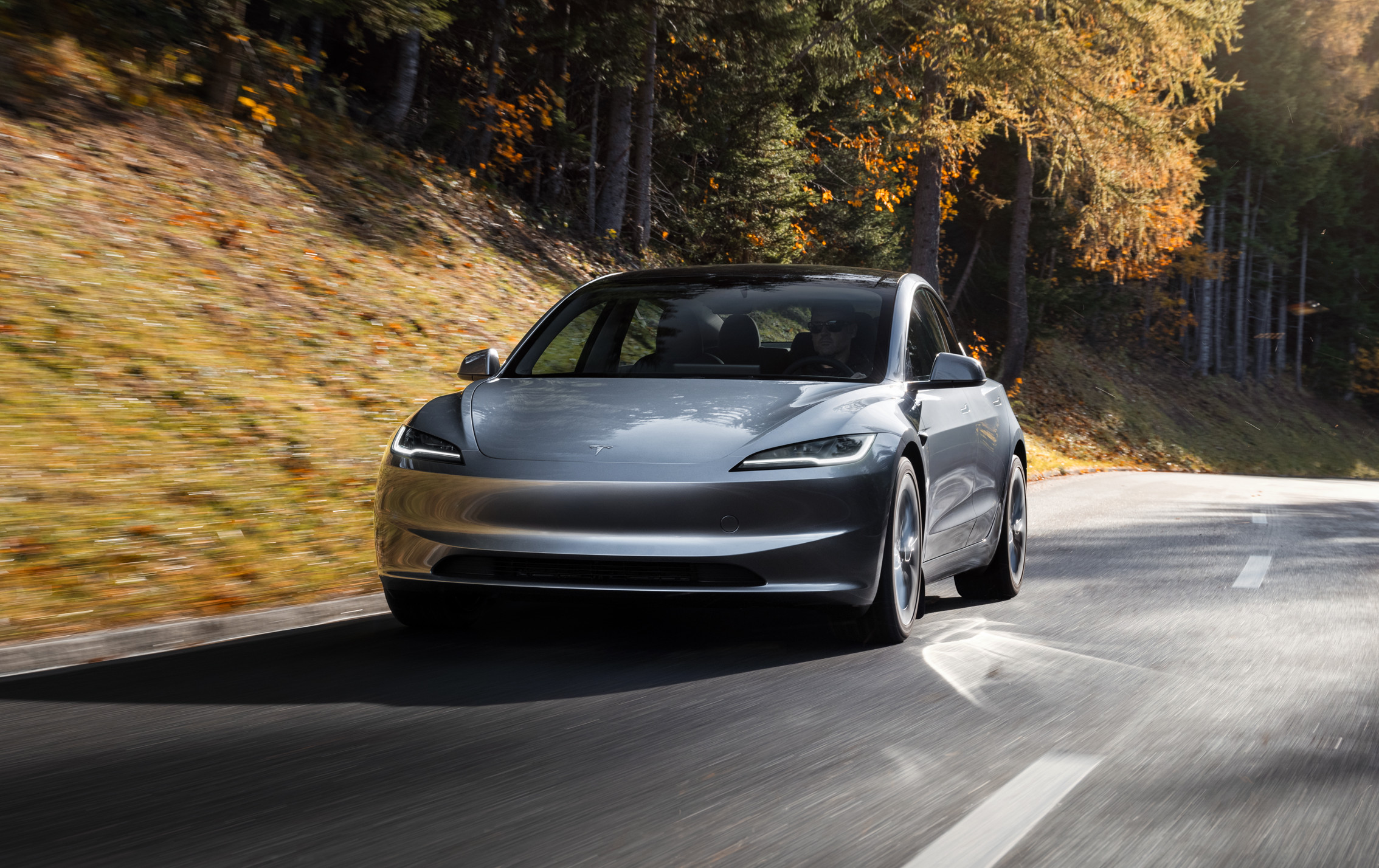 Tesla taglia il prezzo della Model 3 Long Range RWD: adesso è ...