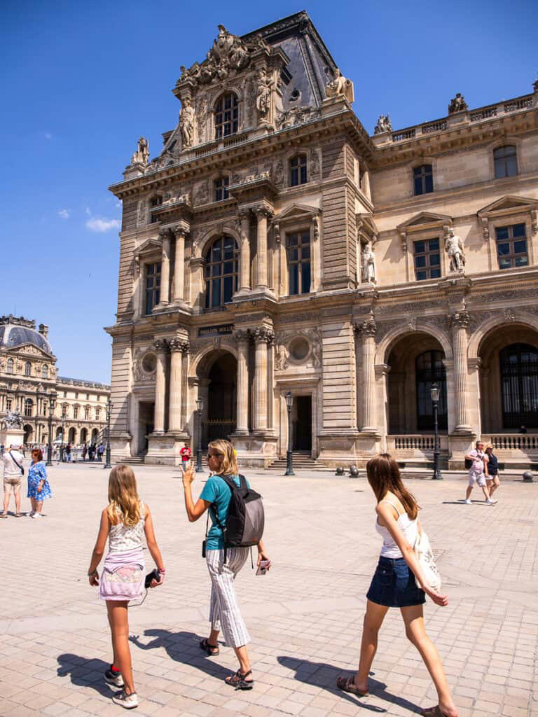 23 Unmissable things to do in Paris [icons and hidden gems]