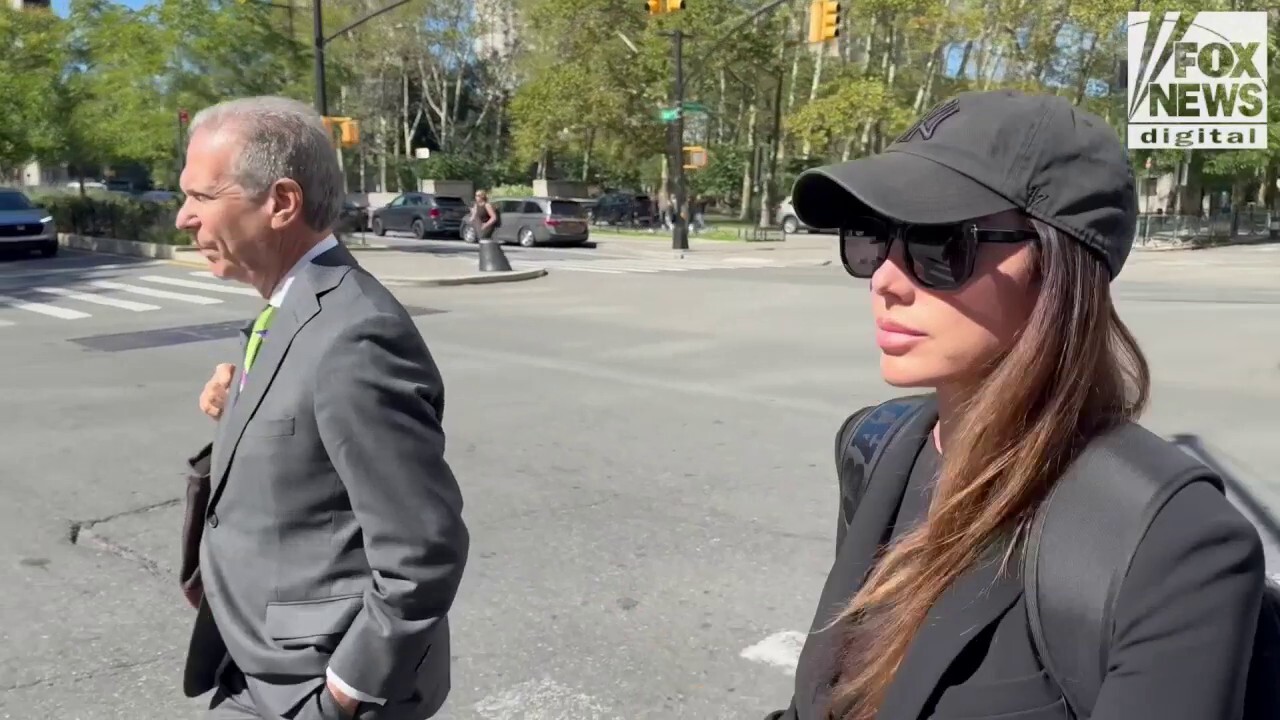 Howard Rubin’s assistant leaves Brooklyn federal court after indictment