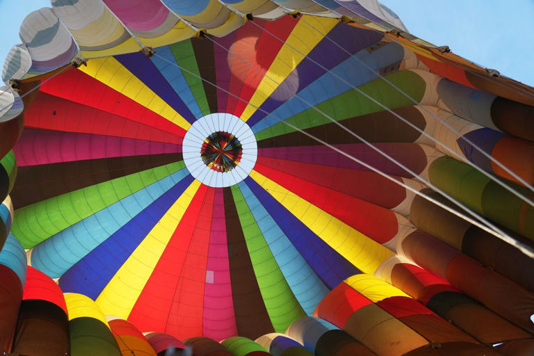 Photos from Egypt show hot air balloon flights over the ancient sites ...