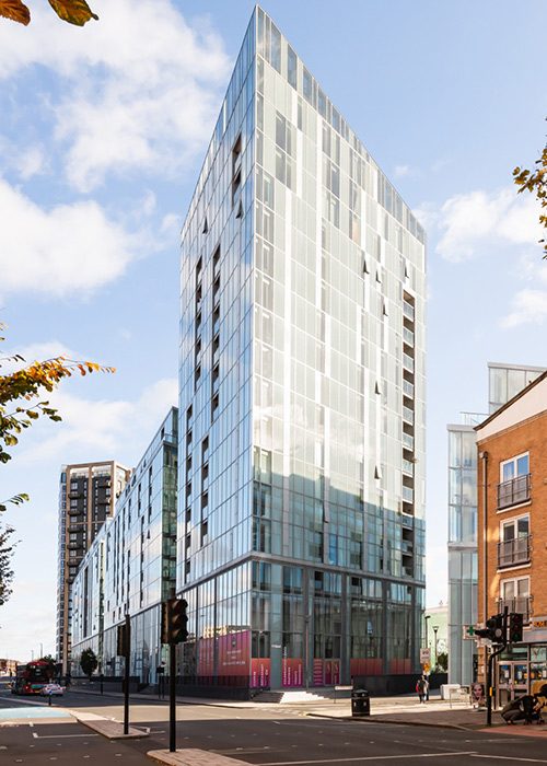 A stay in the world's biggest capsule hotel in London for €35 a night