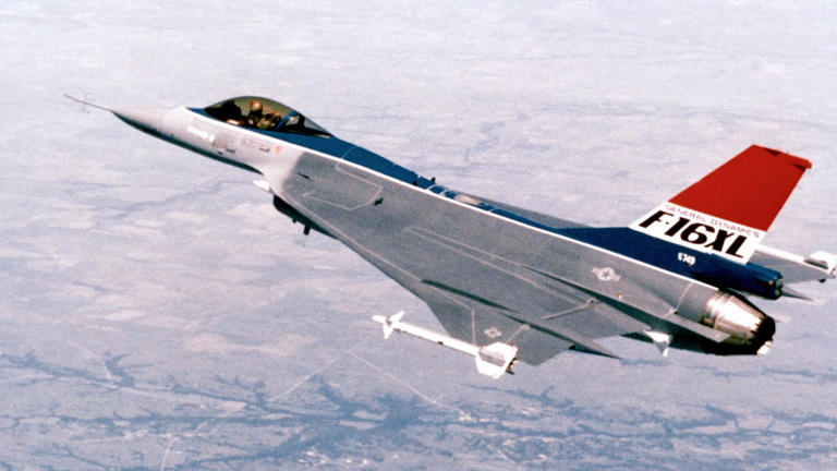 That Time the Air Force Built an F-16 with Delta Wings