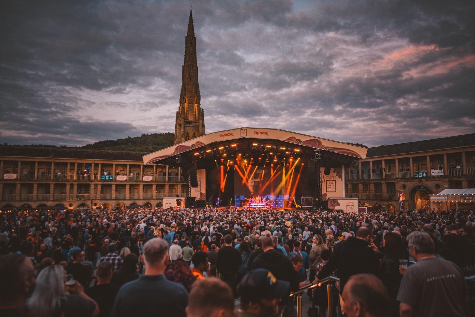 Embrace on tour: Indie legends announce show at Halifax's Piece Hall as ...