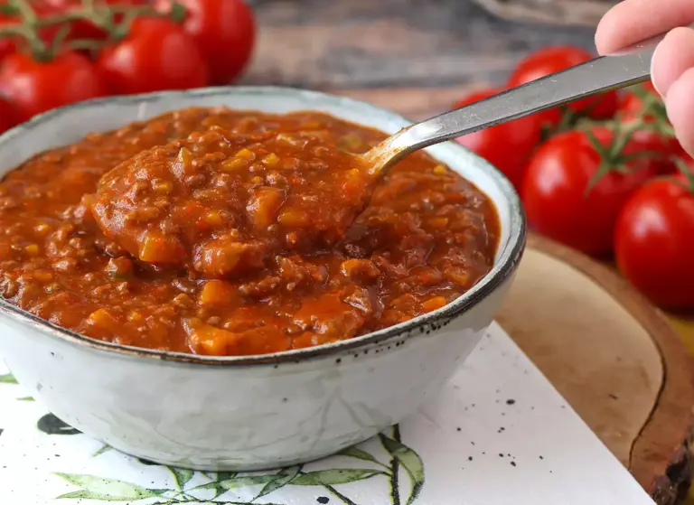 Ev yapımı bolonez sos - ragù alla bolognese