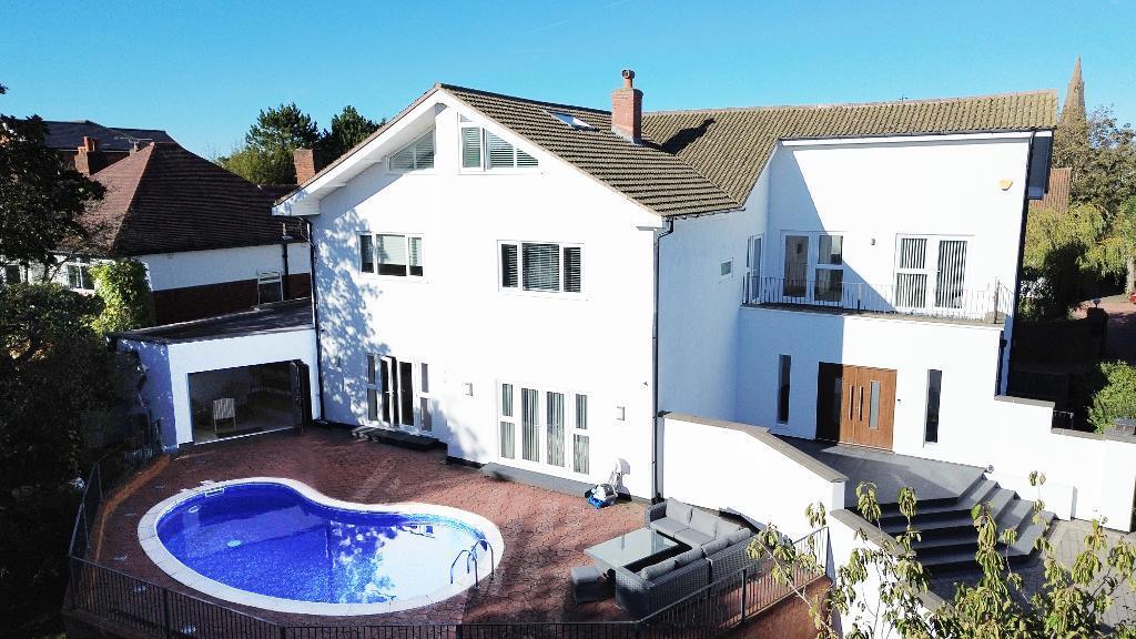 Southport beauty for sale with swimming pool and 6 bedrooms and a short ...