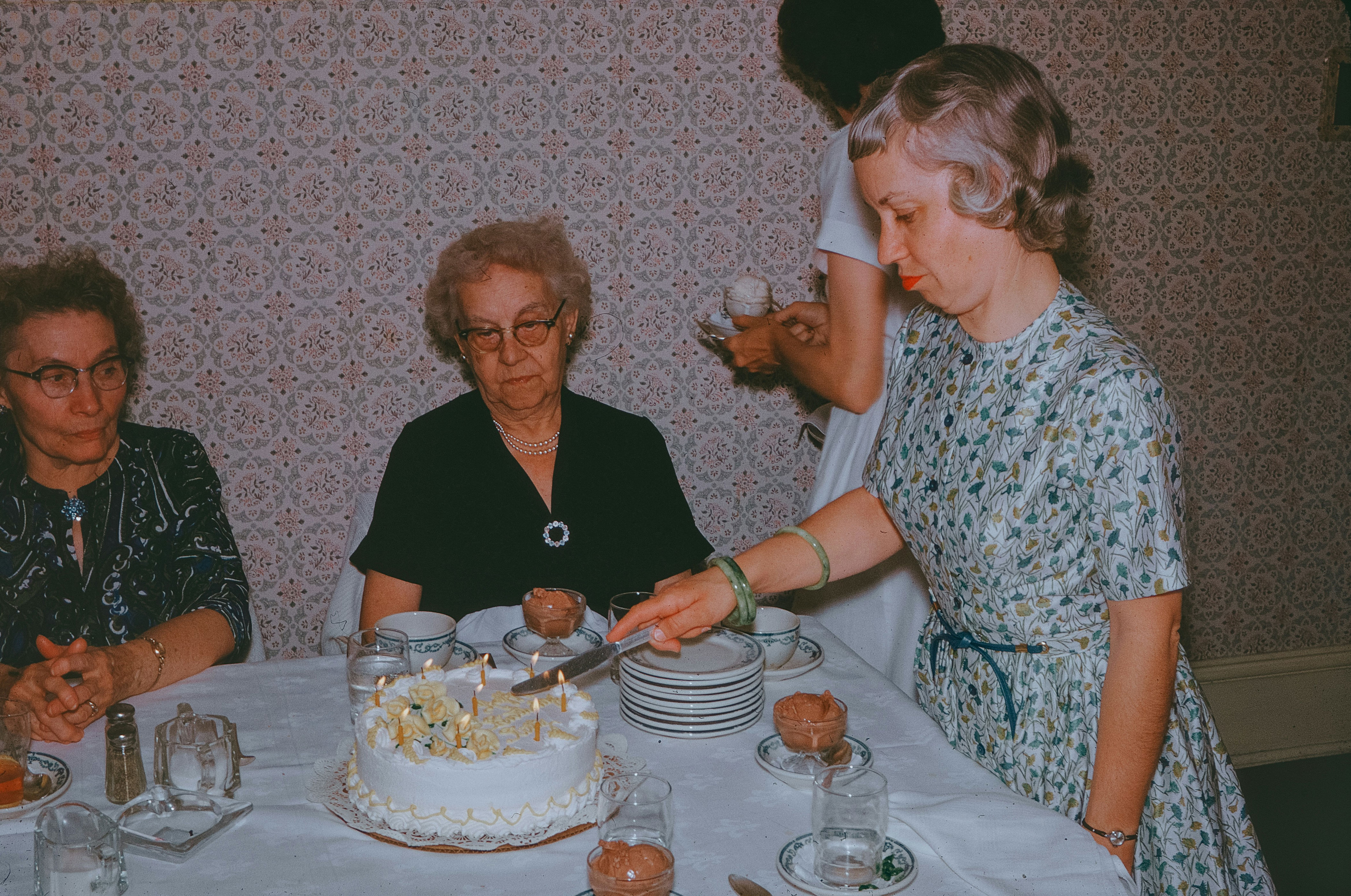 6 of the Best Cakes for Seniors