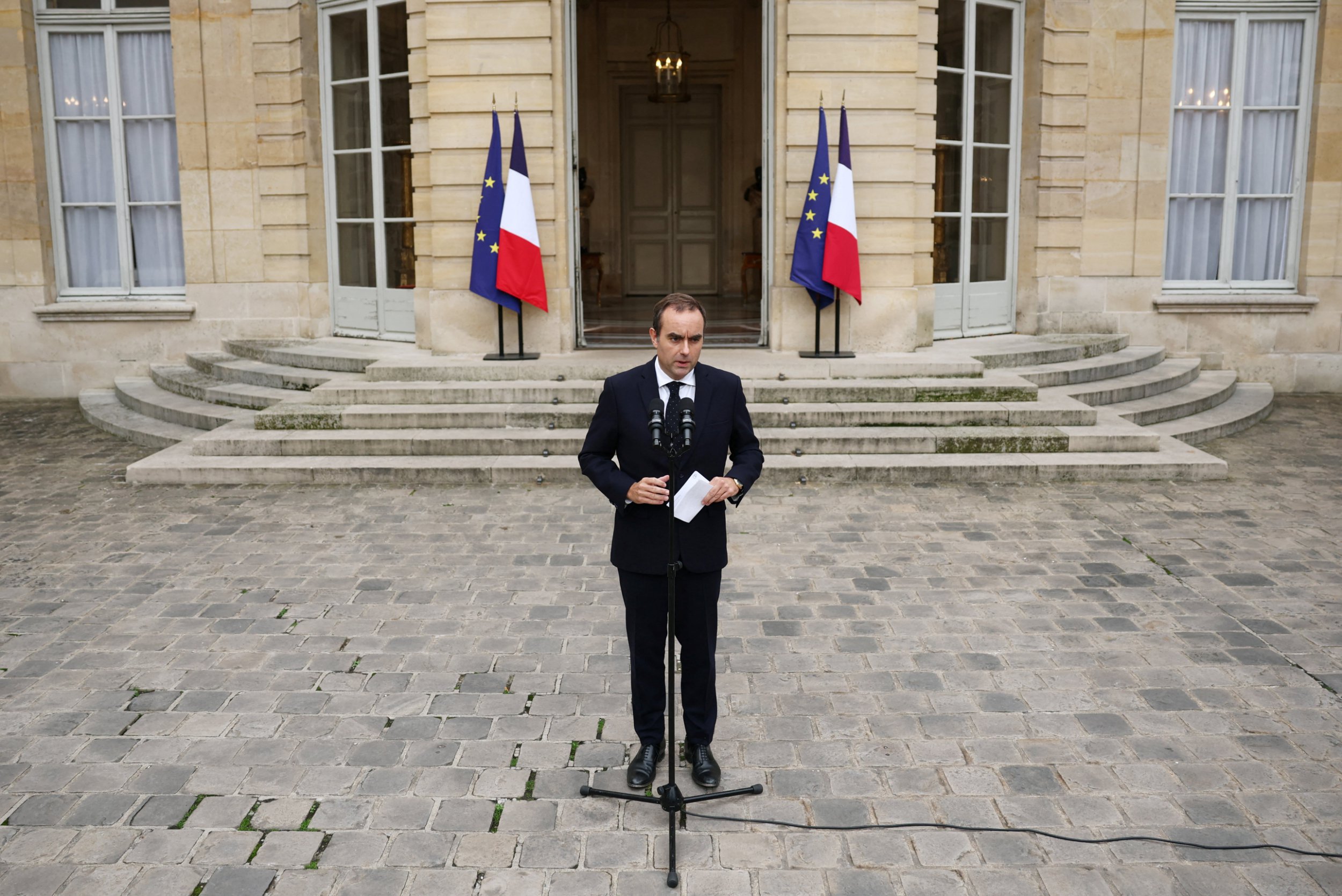 French PM Lecornu Resigns Amid Political Turmoil