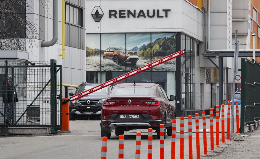 Η Renault σχεδιάζει να περικόψει 3.000 θέσεις εργασίας
