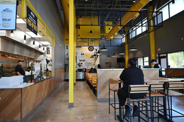 First Super Chix in Middle Georgia opens in Macon, promising fresh ...