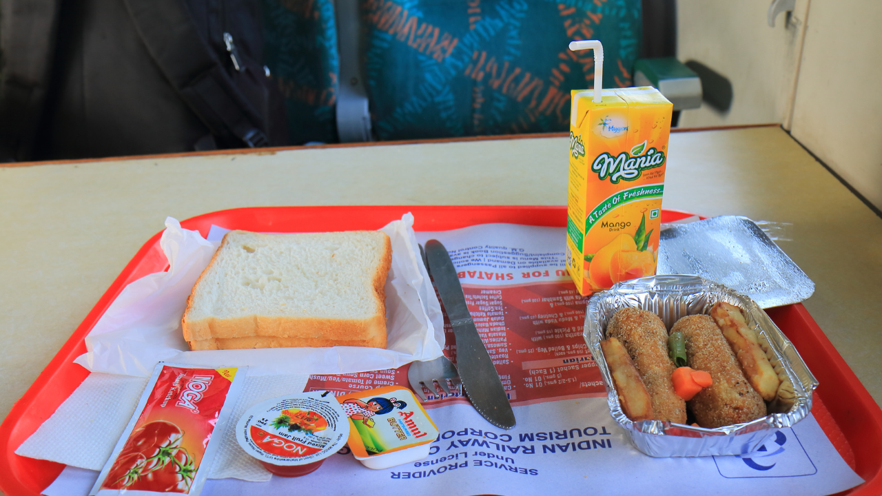 7 iconic railway foods every Indian traveller must try