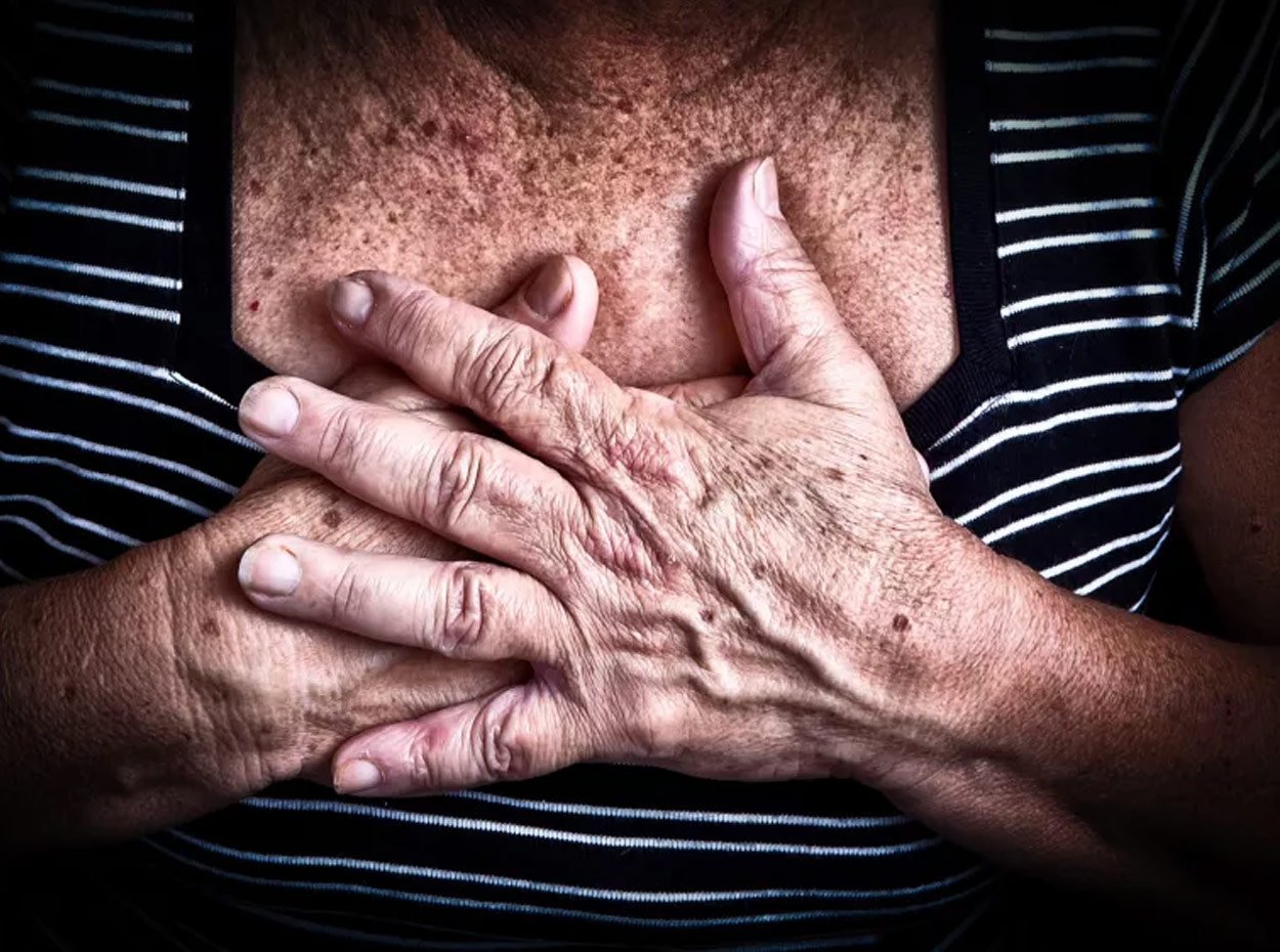 Αγρίνιο: Στιγμές φρίκης για 85χρονη – Την ξυλοκόπησαν και τη φίμωσαν ...