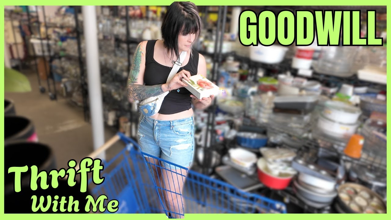 Fresh Goodwill Carts Were Overflowing | Thrift with Me | Niknax Reselling