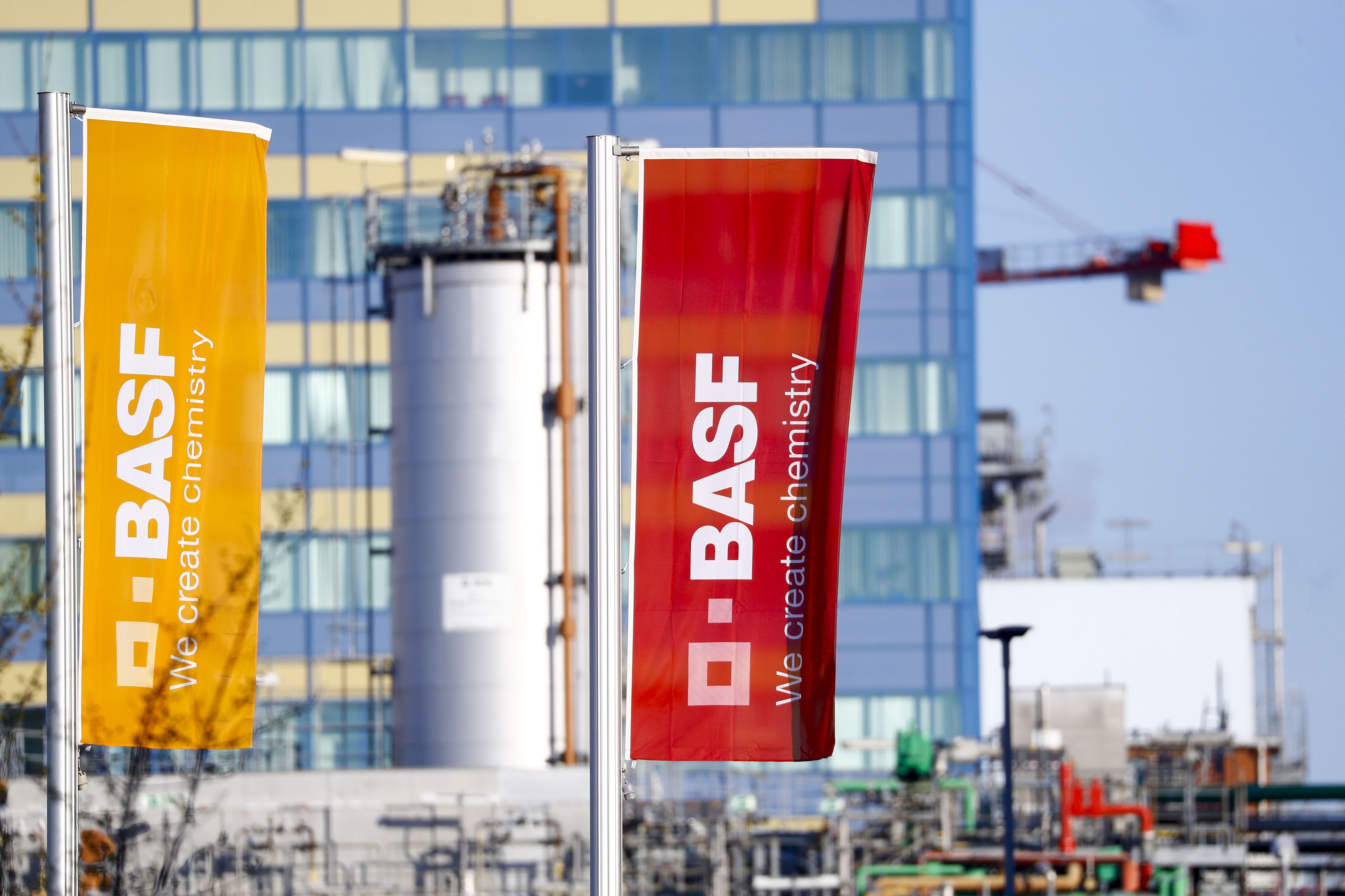 Carlyle gilt als Favorit für Kauf von BASF-Lackgeschäft: Kreise
