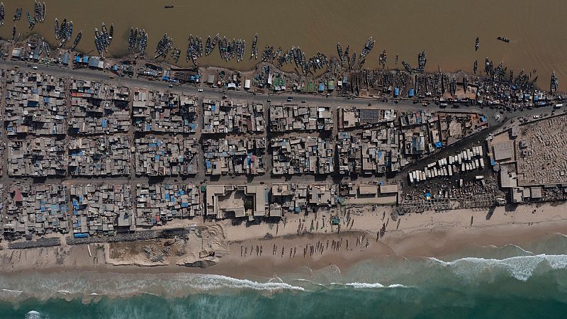Rising sea levels threaten over 100 million buildings. Where does ...