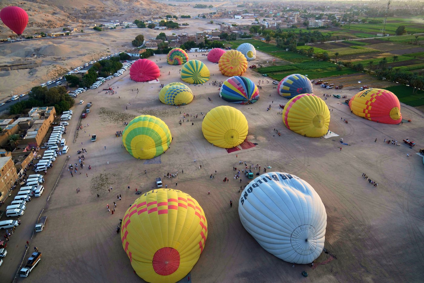 Photos from Egypt show hot air balloon flights over the ancient sites ...