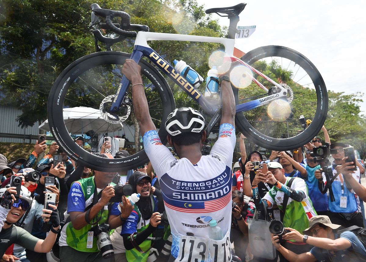 More than one star of the show at Le Tour de Langkawi as Terengganu's Aiman Rosli fires up the ...