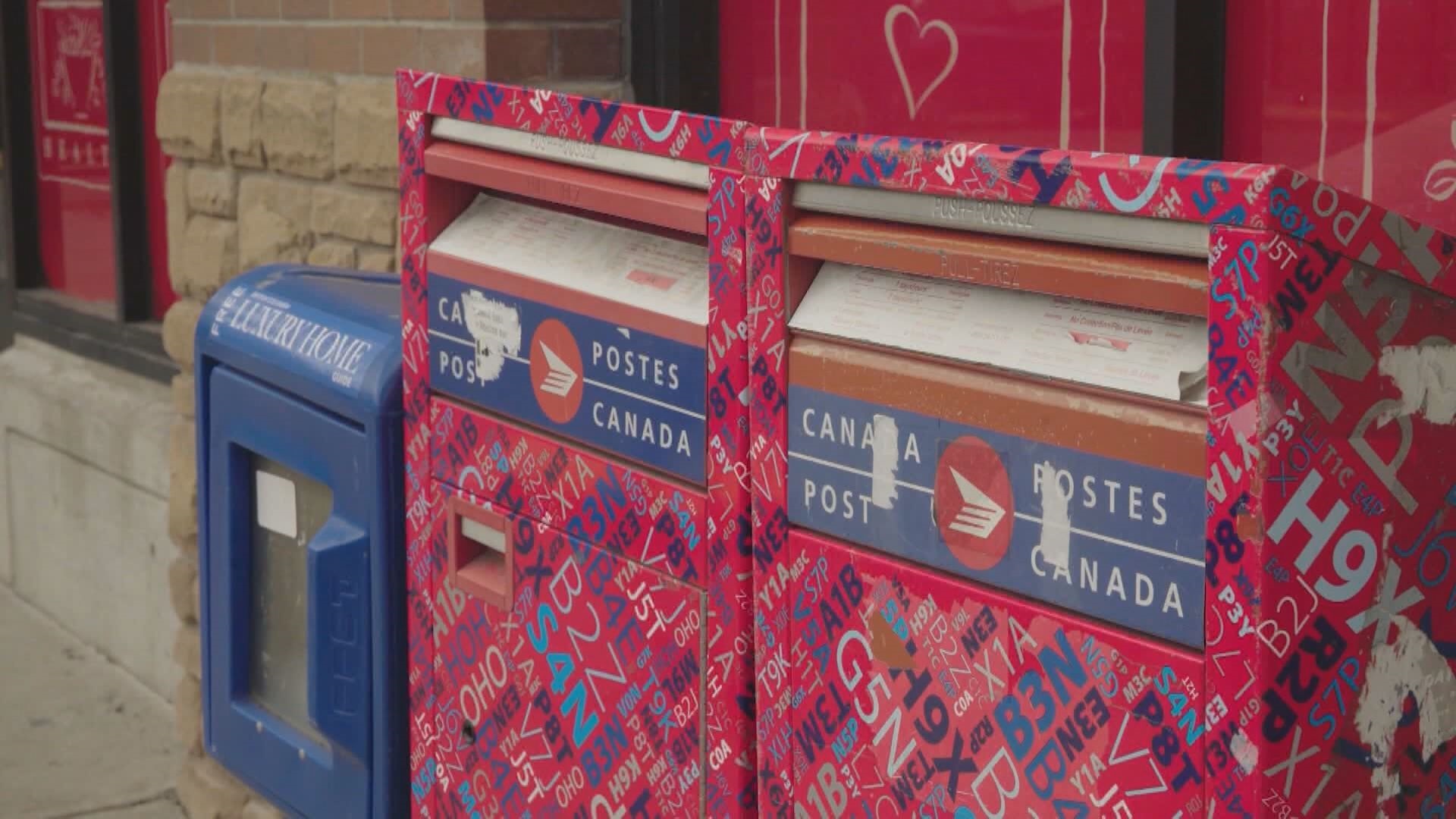 Canada Post ending long-time Victoria postal outlet contract