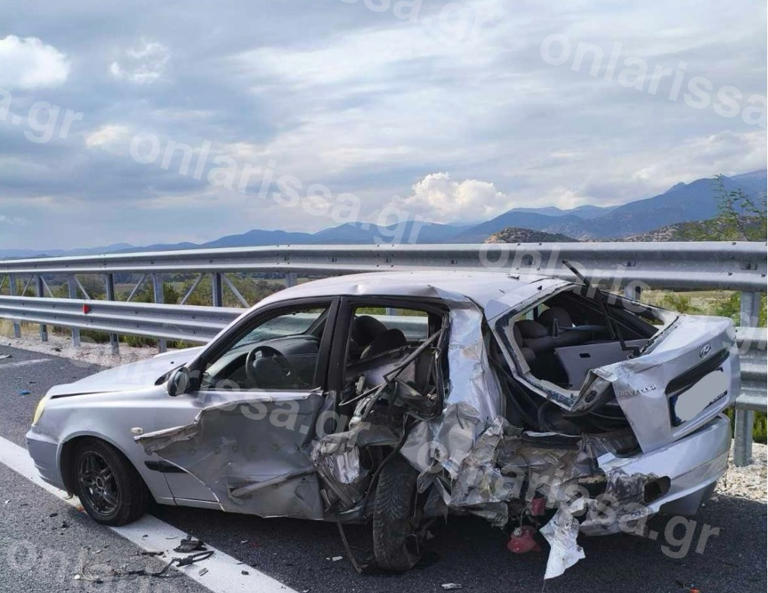 Λάρισα: Νεκρός 45χρονος σε τροχαίο – Τραυματίστηκε ο 21χρονος γιος του