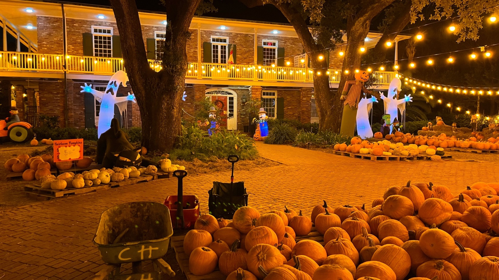Louisiana New Orleans late October cultural and food festivals