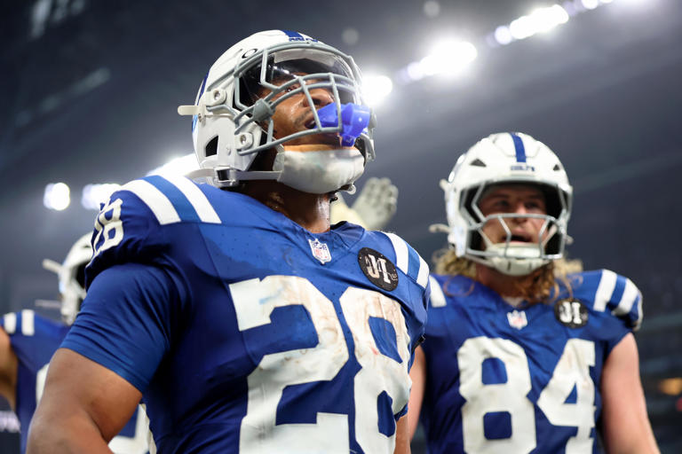 Colts vs. Chargers Week 7 betting odds, moneyline, over/under