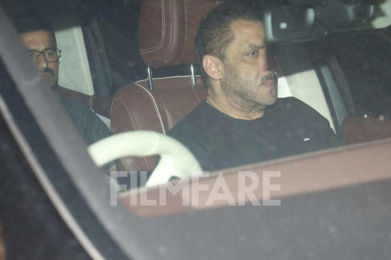 PHOTOS: Salman Khan Visits Arbaaz Khan and Sshura Khan After The Birth of Their Daughter