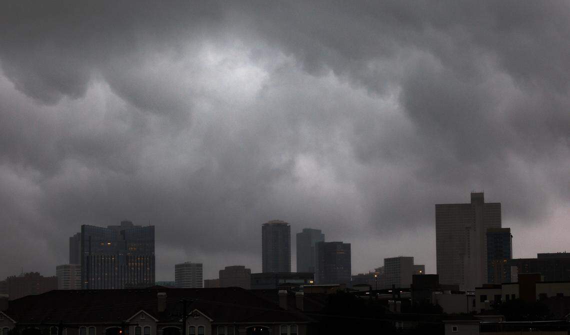 Heavy rain, damaging winds coming to North Texas this weekend. See the ...