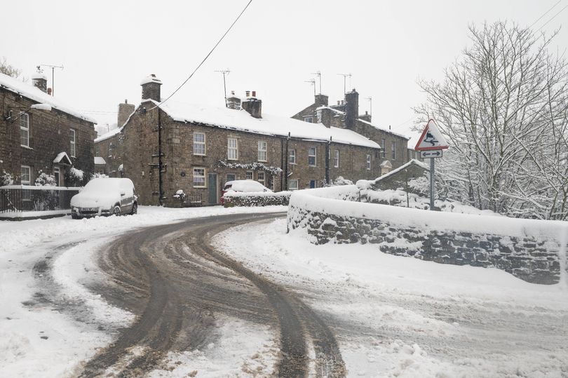 BBC Weather and Met Office issue UK snow in October update