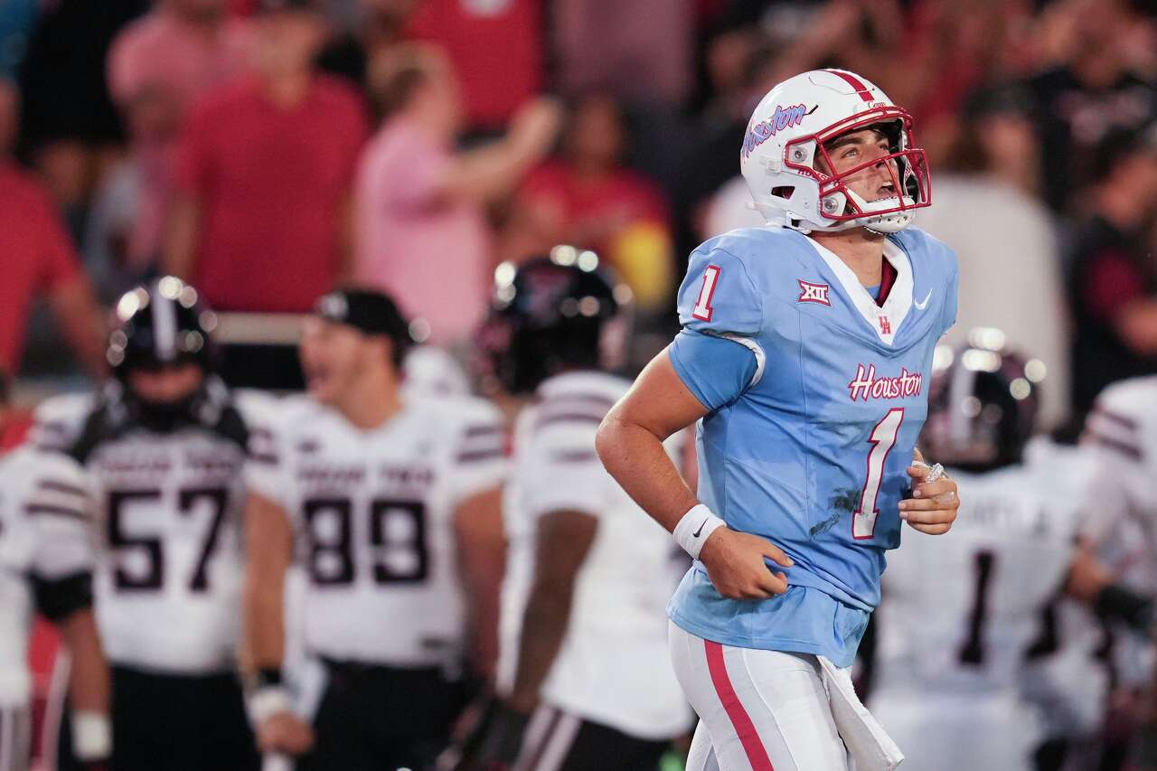 UH quarterback Conner Weigman on track to play against Oklahoma State